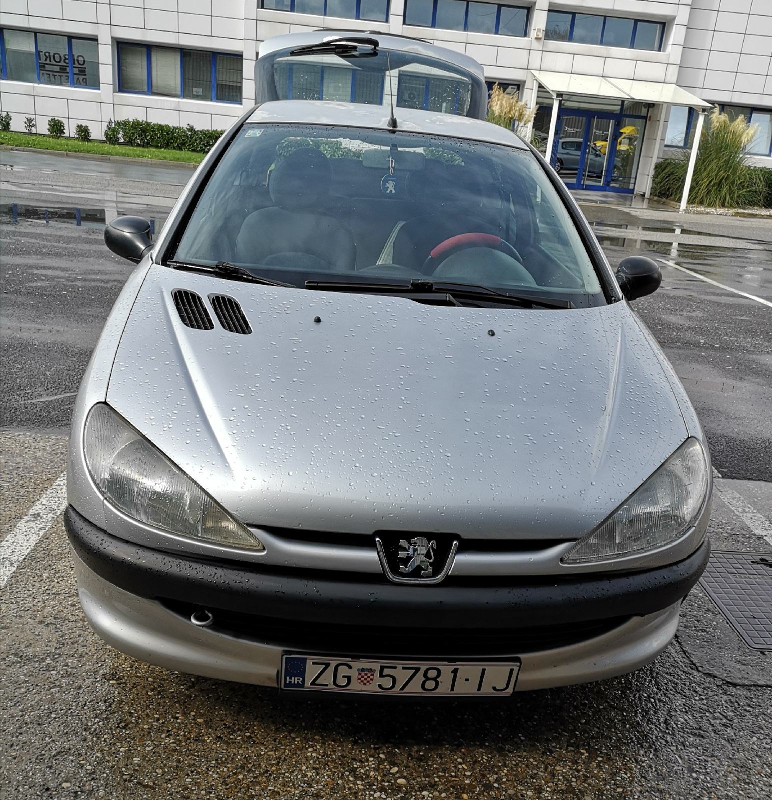 206 1,4i reg 1g,NOVO:4 zimske gume,zupčasti i kvačilo,odličan za vozit ...