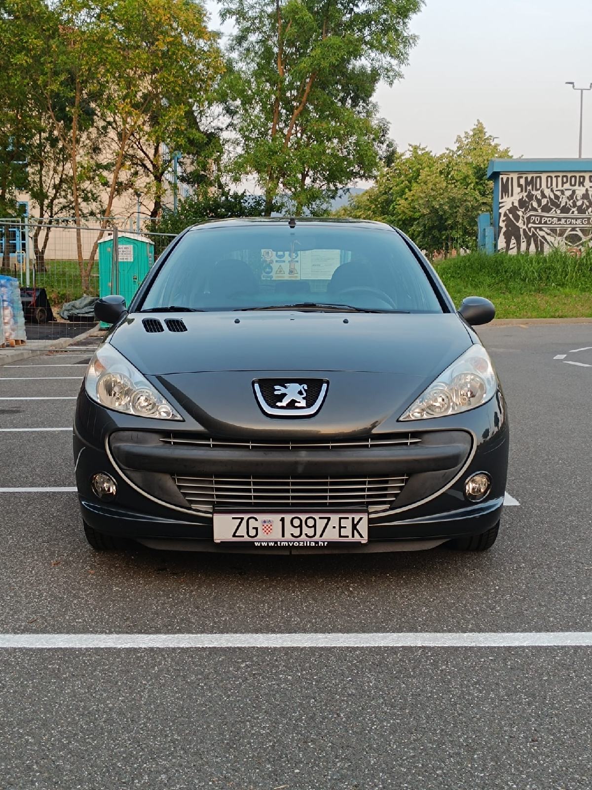 PEUGEOT 206+ 42TKM!! *MALI-VELIKI SERVIS*ZIMSKE-LJETNE GUME*, 2011 god.