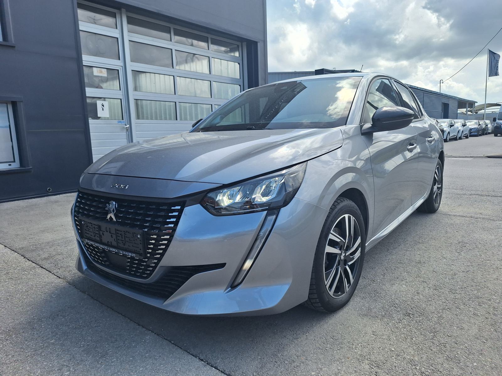 Peugeot 208 1,2 ALLURE PURE TECH 100 - DOSTUPNO ODMAH!!!, 2023 god.