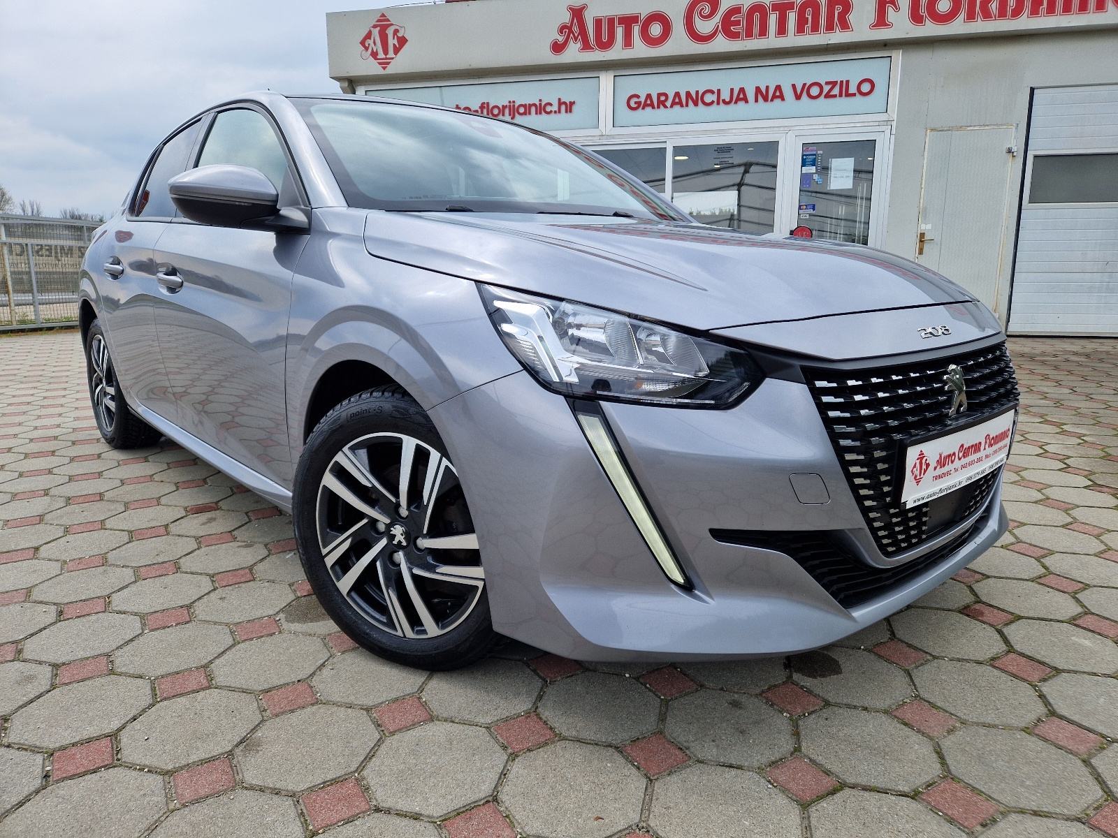 Peugeot 208 1,2 benzin 2020.,NAVI, VIRTUAL KOKPIT, LED, ALU, PANORAMA, 2020 god.