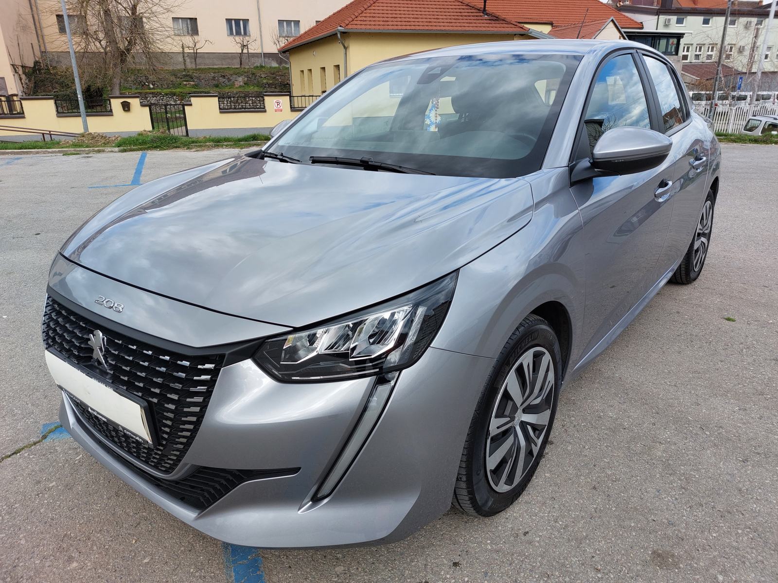 Peugeot 208 1,2 PureTech, mogućnost lasinga, tvorničko jamstvo do 2026 ...