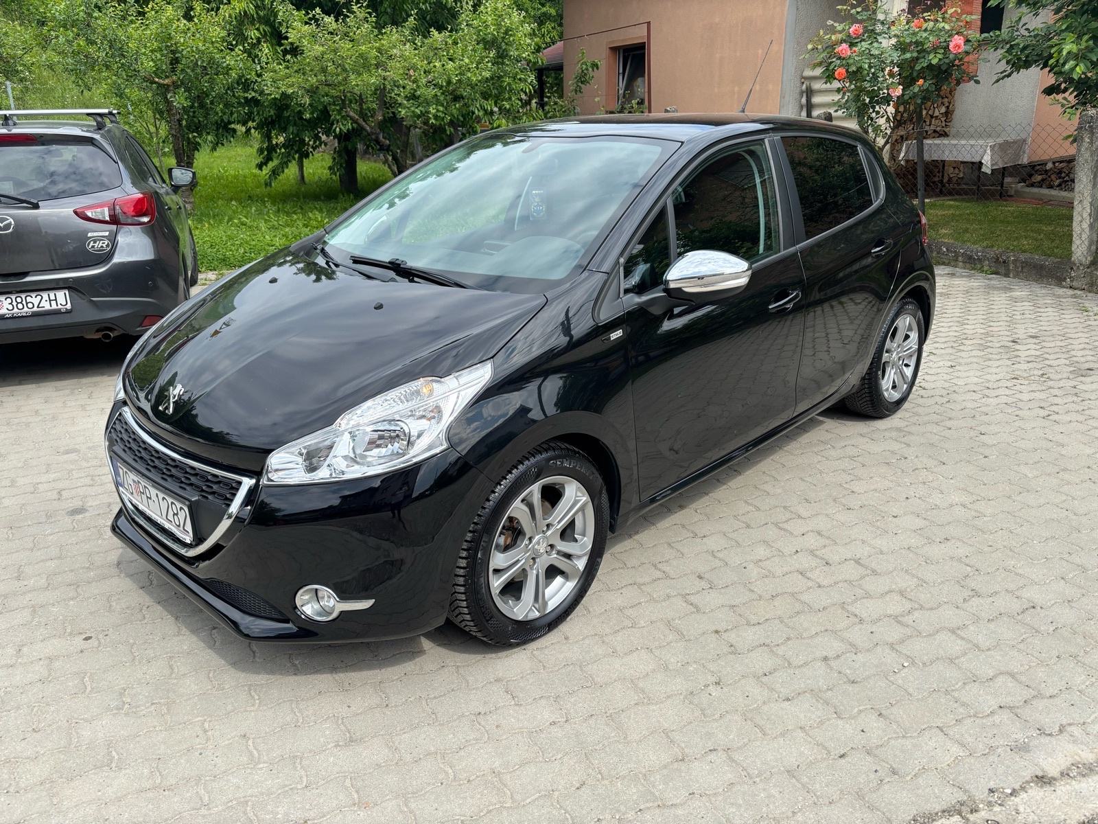 Peugeot 208 1,2 PureTech // SAMO 117 tkm //KREDIT /KARTICE !!, 2015 god.