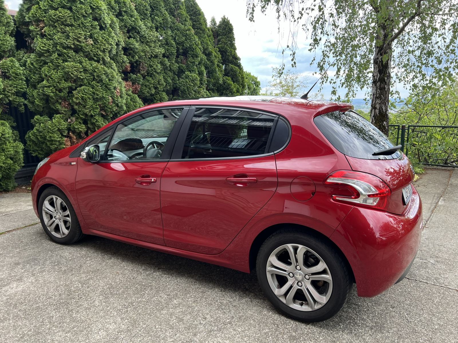 Peugeot 208 1,6 motor, Style oprema sa panoramom, 2015 god.