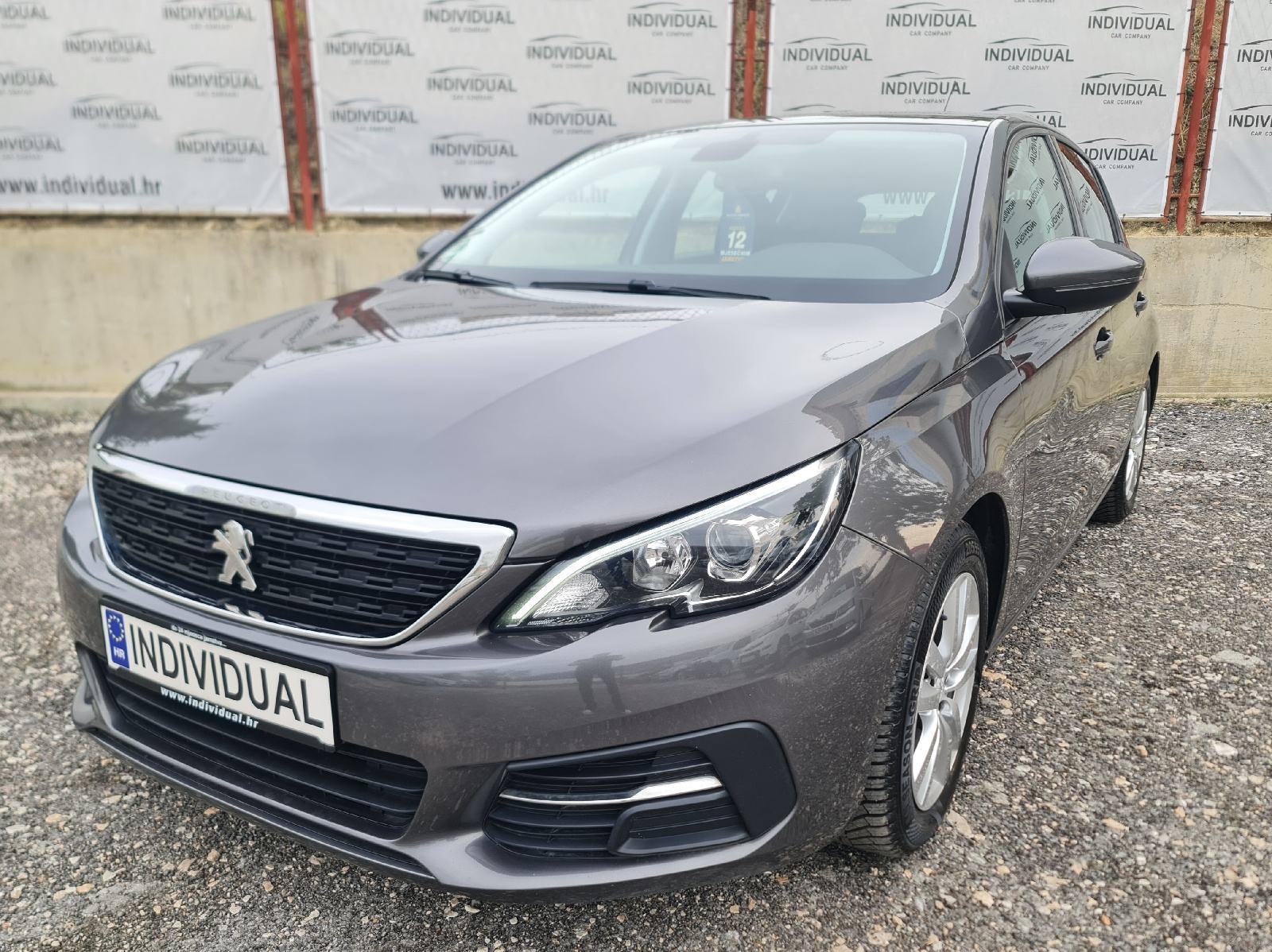 Peugeot 308 1,2 PureTech >novi veliki + redovan servis, 2020 god.