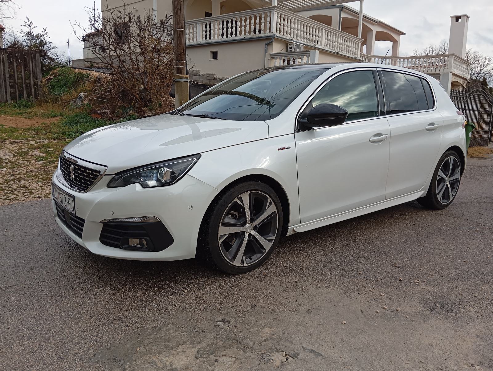 Peugeot 308 1,2 PureTech 130 KS,GT-line,full LED,navi,reg god dana ...