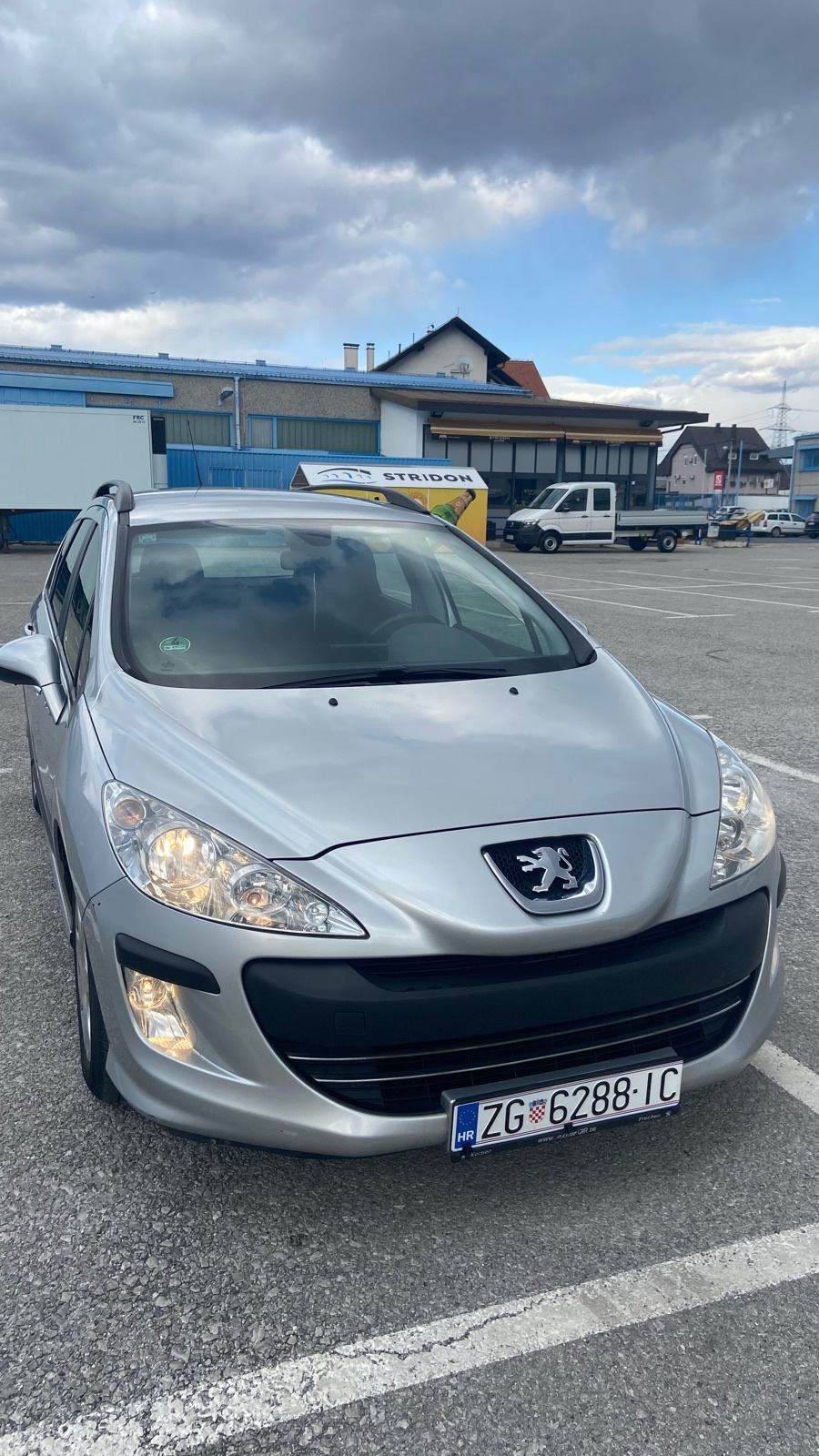 Peugeot 308 SW 1,6 HDi NAVIGACIJA, SERVISNA, NOVE GUME, REG GOD DANA, 2011 god.