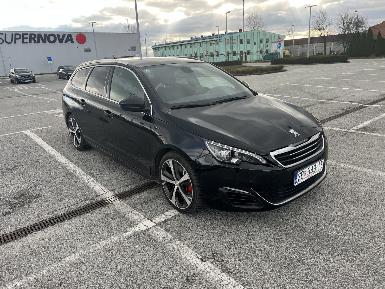 Peugeot 308sw GT 2.0 HDi 133kw/AT reg.god/ nove gume, 2016 god.