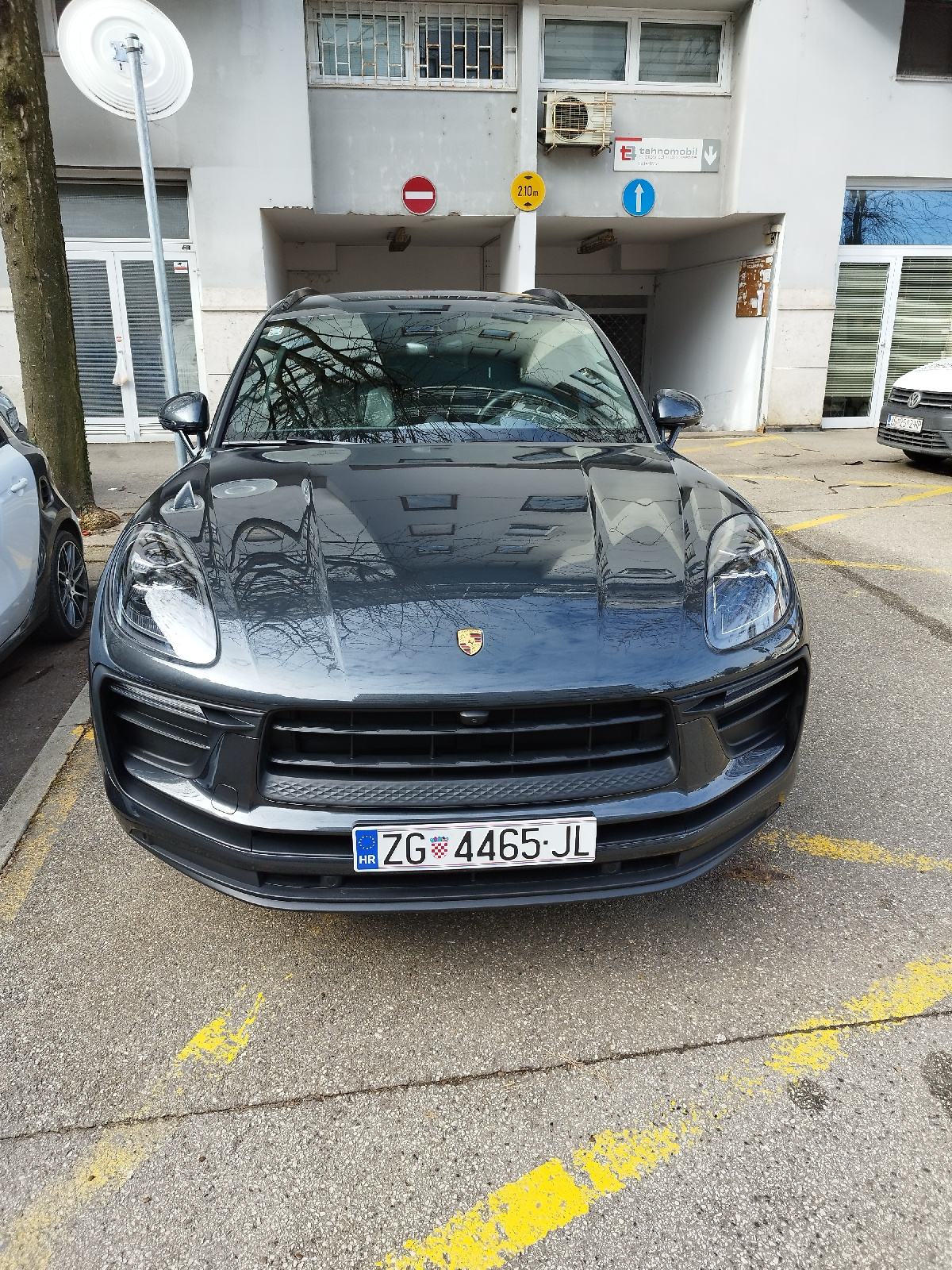 Porsche Macan III, 2,0 265KS, 2023 god.