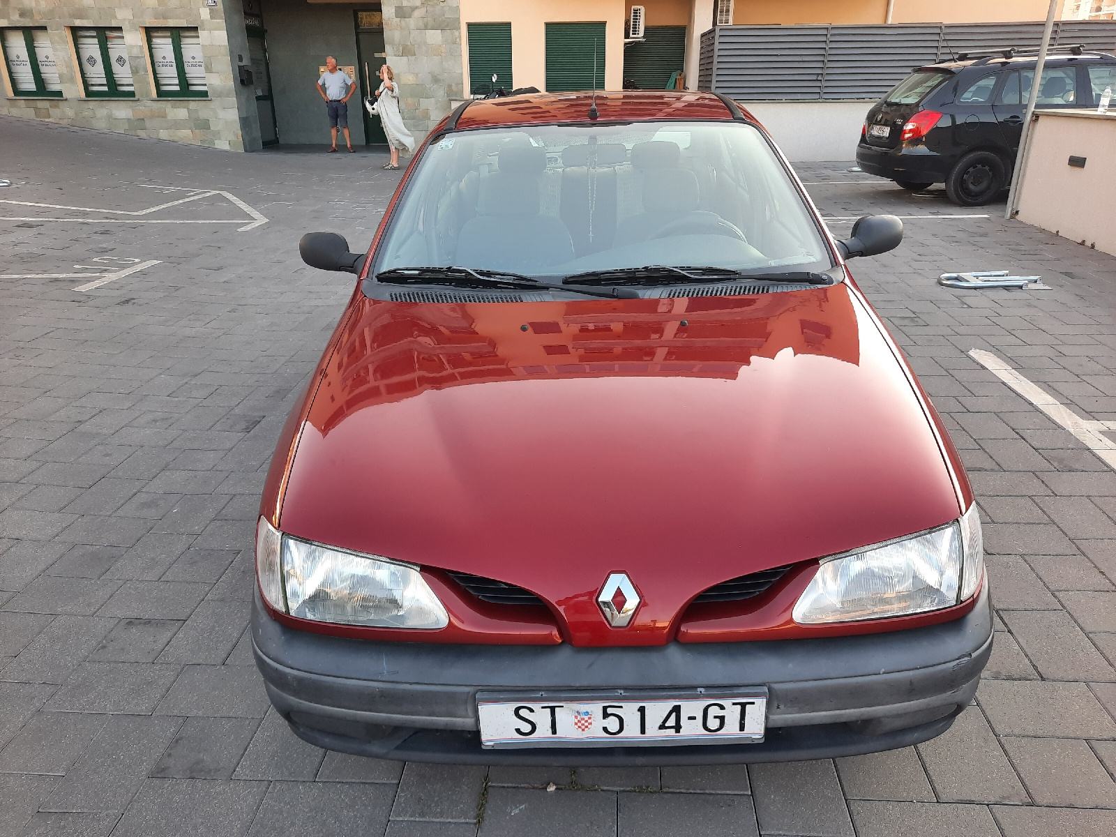Renault Megane Classic Classic 1,4 e, 1998 god.