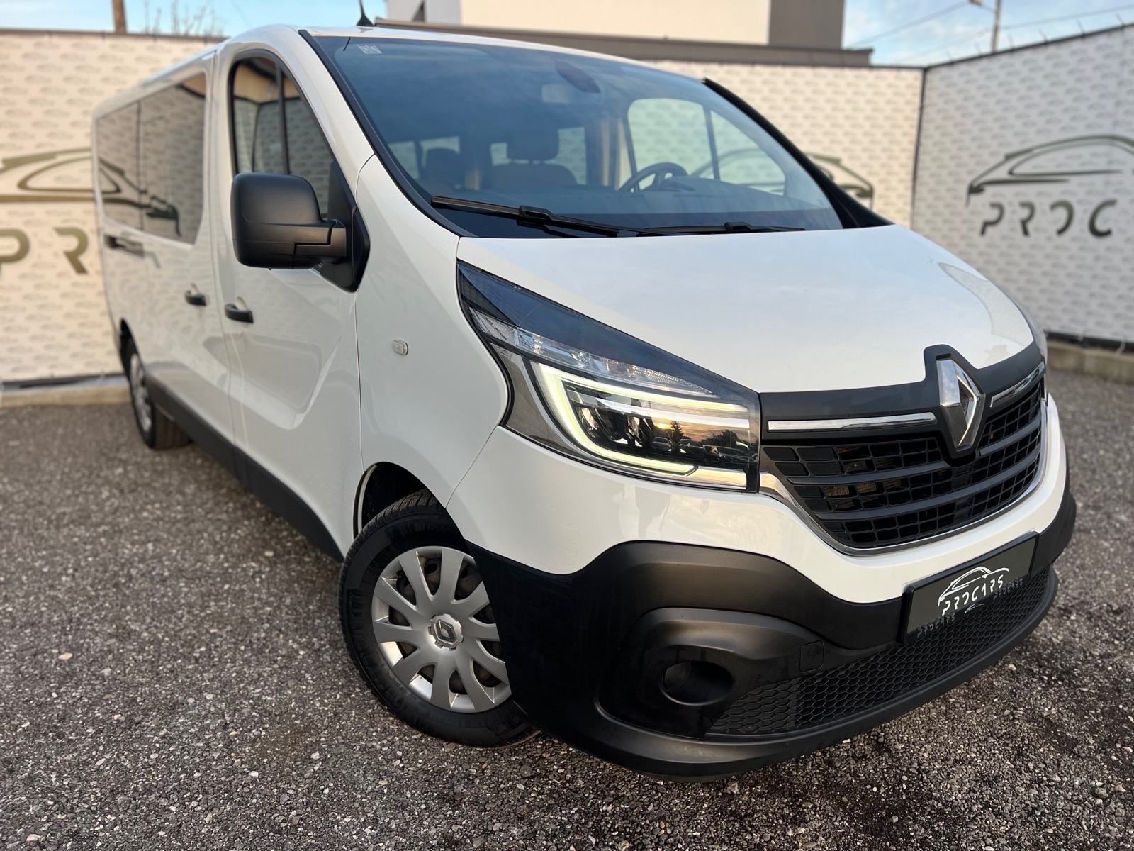 Renault Trafic 2.0 dCi °1.VLASNIK°9 SJEDALA°HR AUTO°LED°U PDV-u°, 2020 god.