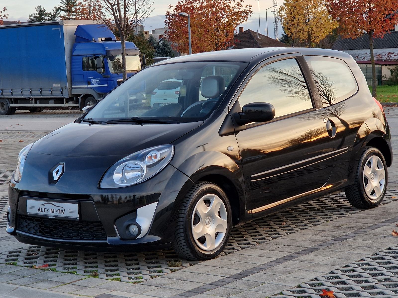 RENAULT TWINGO 1.2 - **BOGATI PAKET OPREME - SERVISNA - REG.7/2024 ...