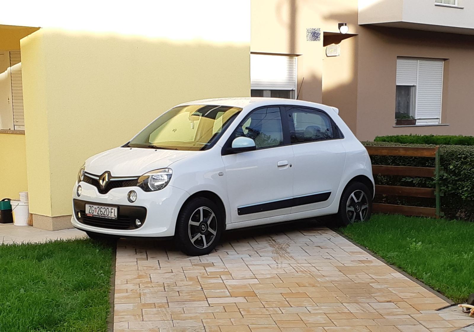 Renault Twingo 1.0 SCe 70, * 51.000 km! ** reg 3/2024 + komplet kotača ...