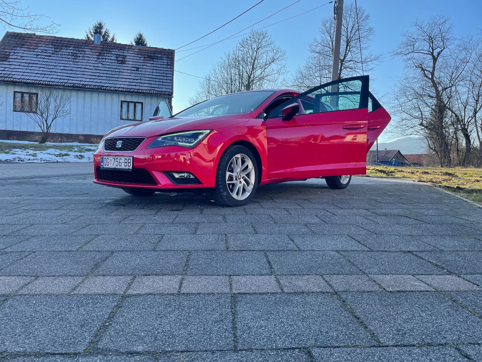 Seat Leon 1,6 TDI, LED MATRIX, nove gume, moguća zamjena za skuplje ...