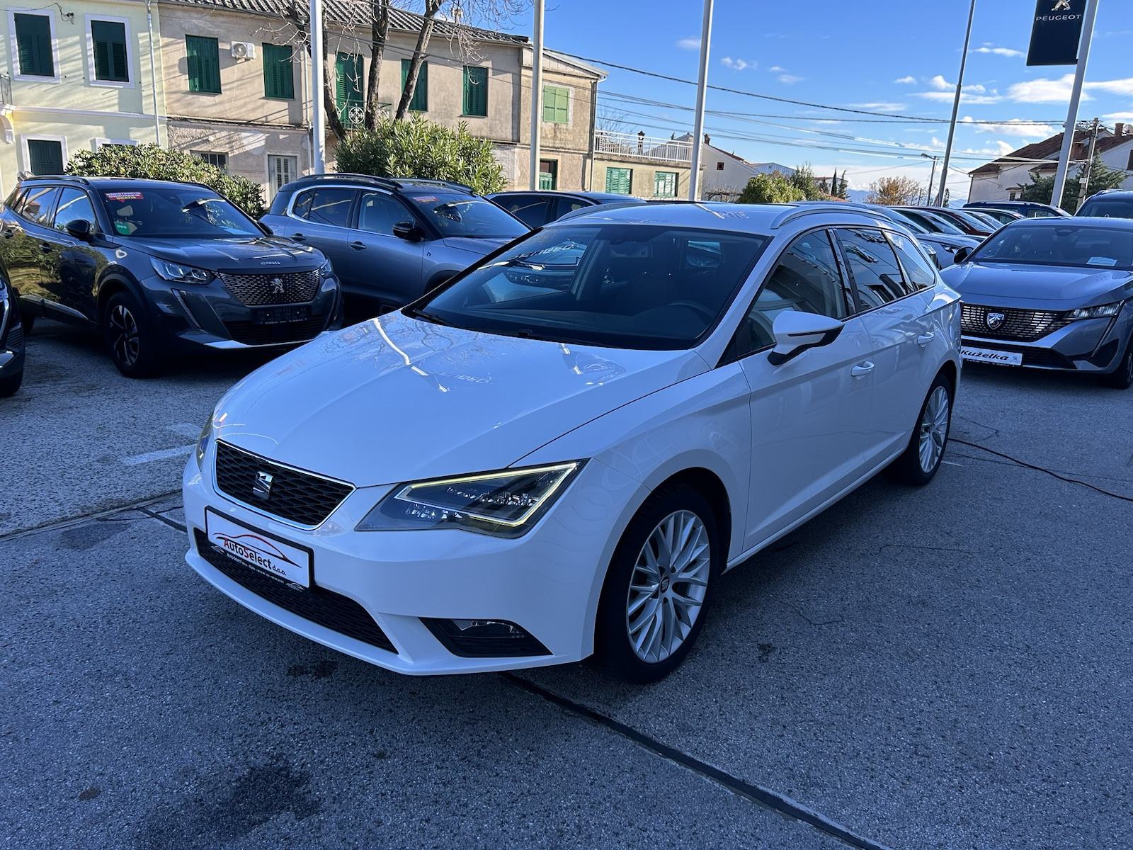 Seat Leon 1,6 TDI - NAVI - LED - JAMSTVO-REZERVIRAN !!, 2014 god.