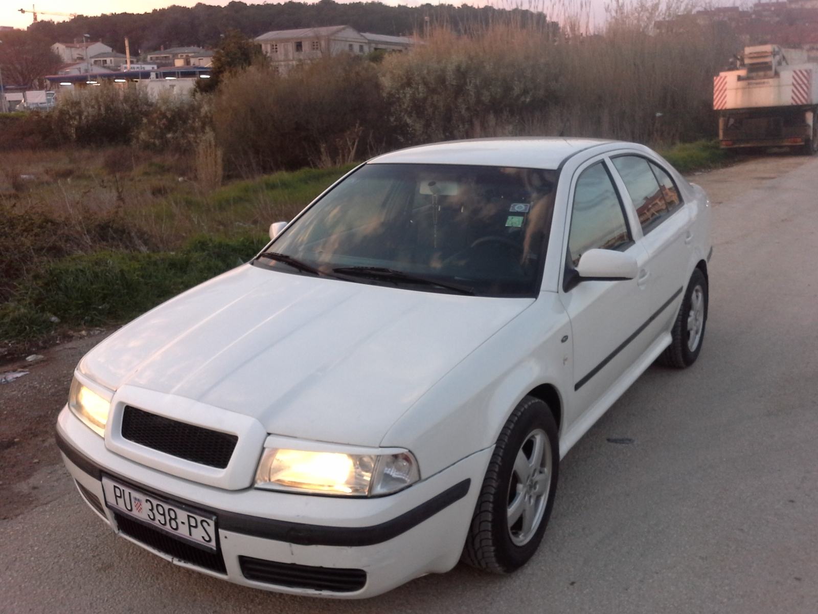 Škoda Octavia 2,0 Elegance LPG 3300 eur PULA, 2001 god.