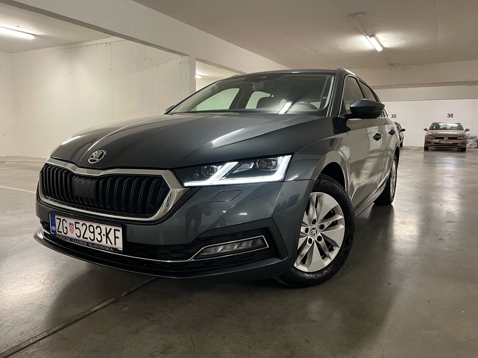 Škoda Octavia 2,0TDI DSG, 150ks, STYLE,ACC,RS volan,servisna,1god reg ...