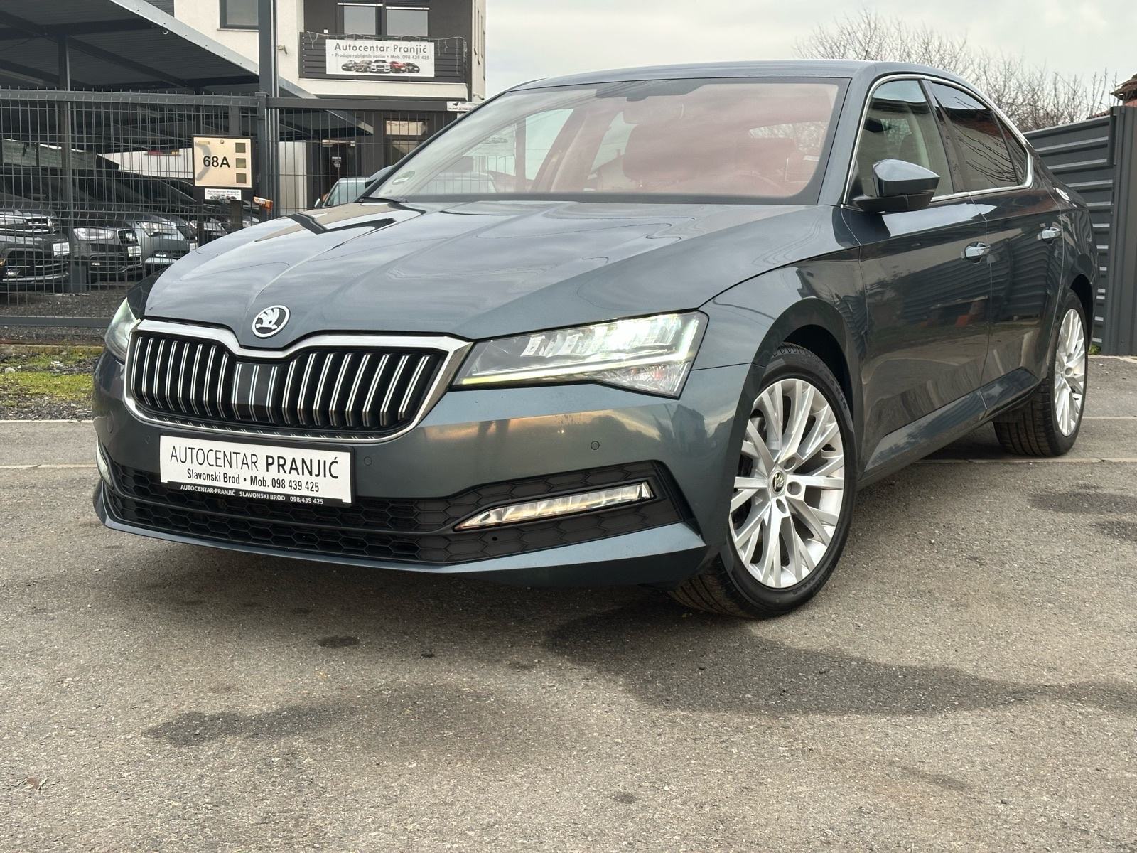Škoda Superb 1.6TDI DSG kamera/led/mem.i gr.sjedala/navi/veliki servis ...
