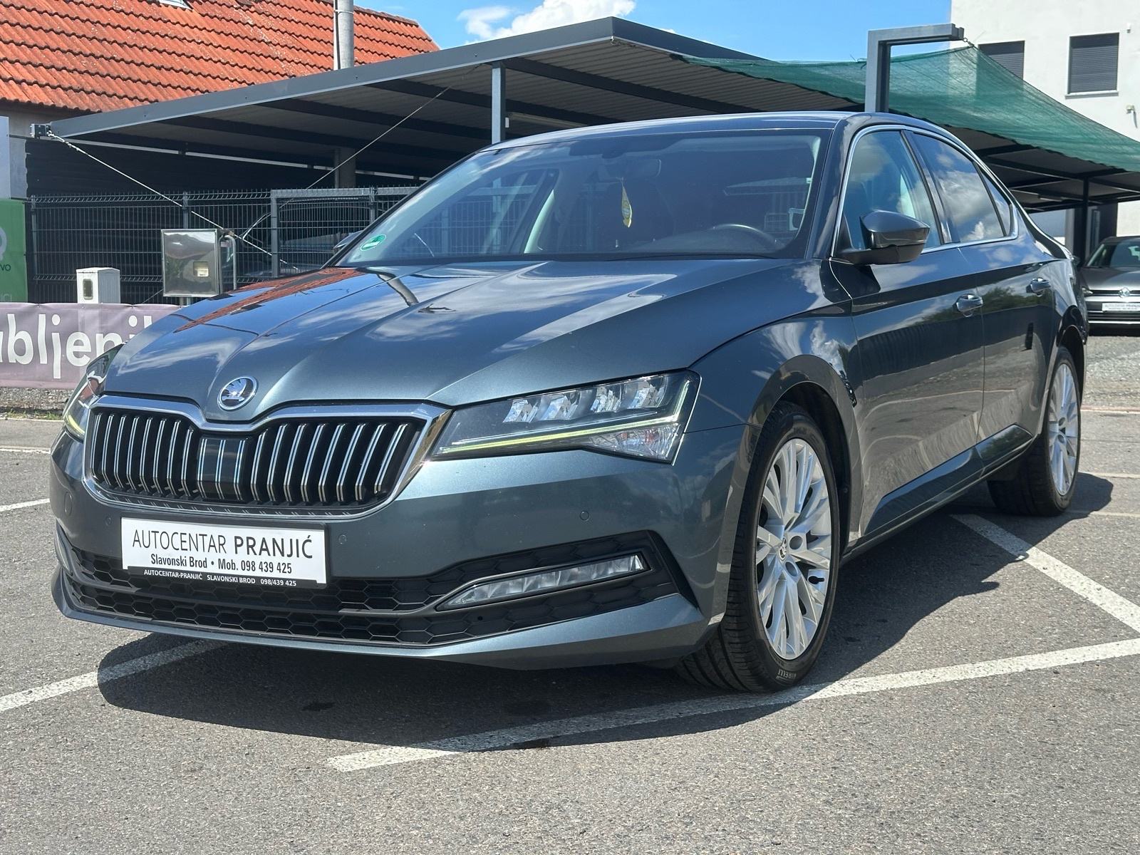 Škoda Superb 1.6TDI DSG kamera/led REZERVIRANO, 2020 god.
