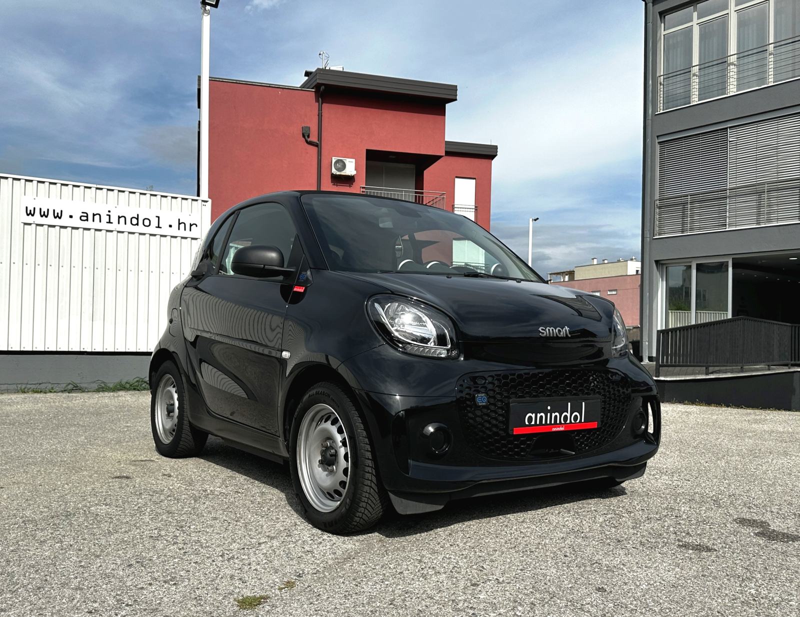 SMART EQ /Anindol /PDV /kredit/leasing/kartice /rata 155 €, 2021 god.