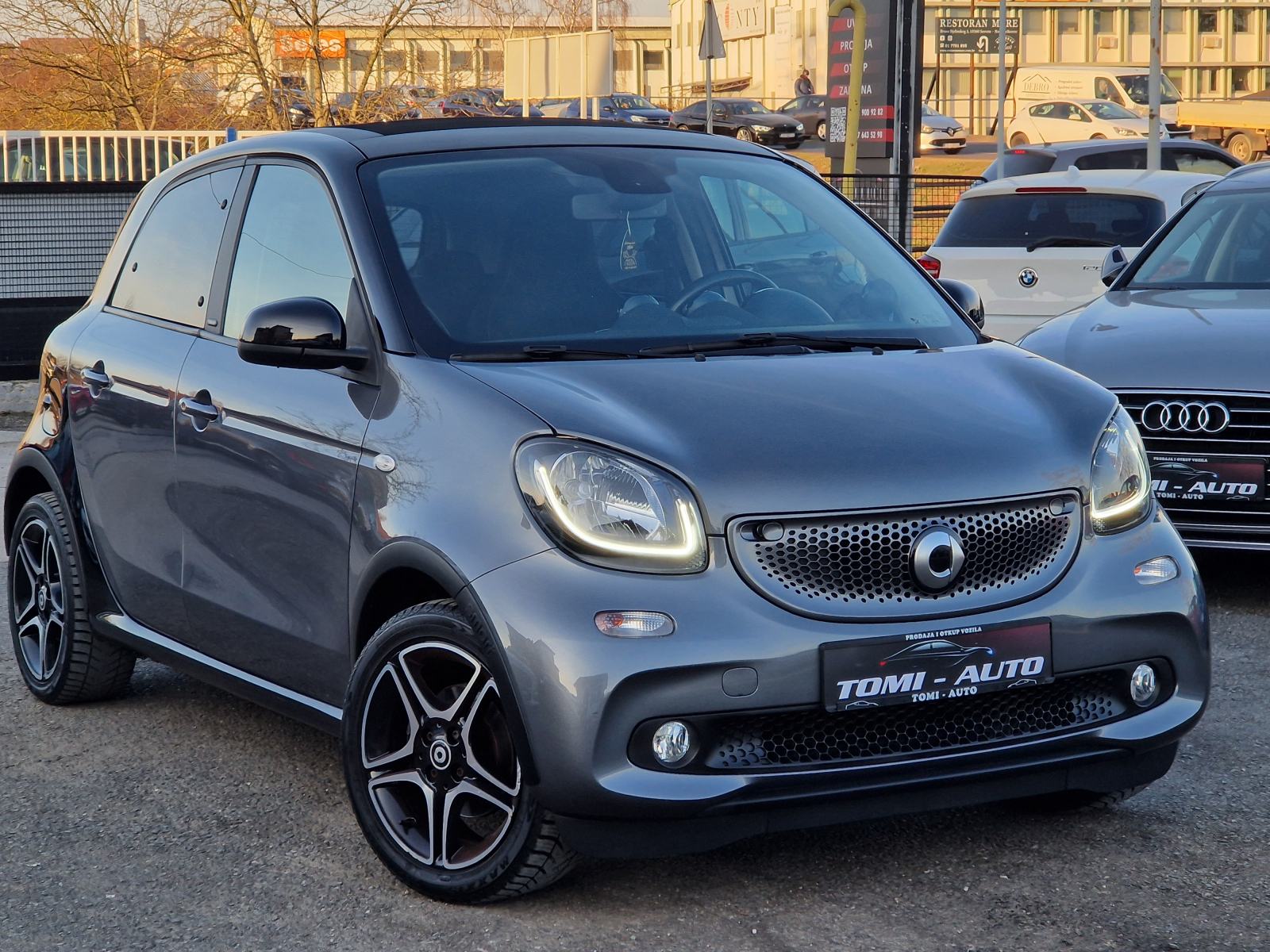 Smart forfour 66 KW,TURBO, automatik,PANO,DIG.KLIMA,AMBIENT,KAMERA,PDC ...