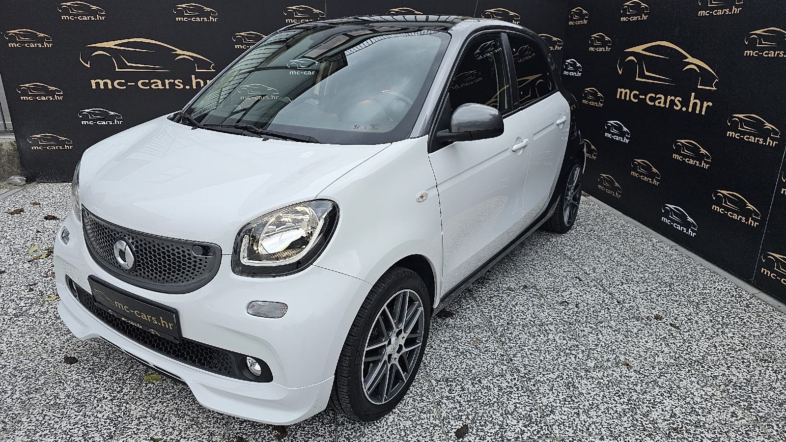 SMART FORFOUR*BRABUS*KAMERA*PANORAMA*ALU 17*REGISTRIRAN*, 2016 god.
