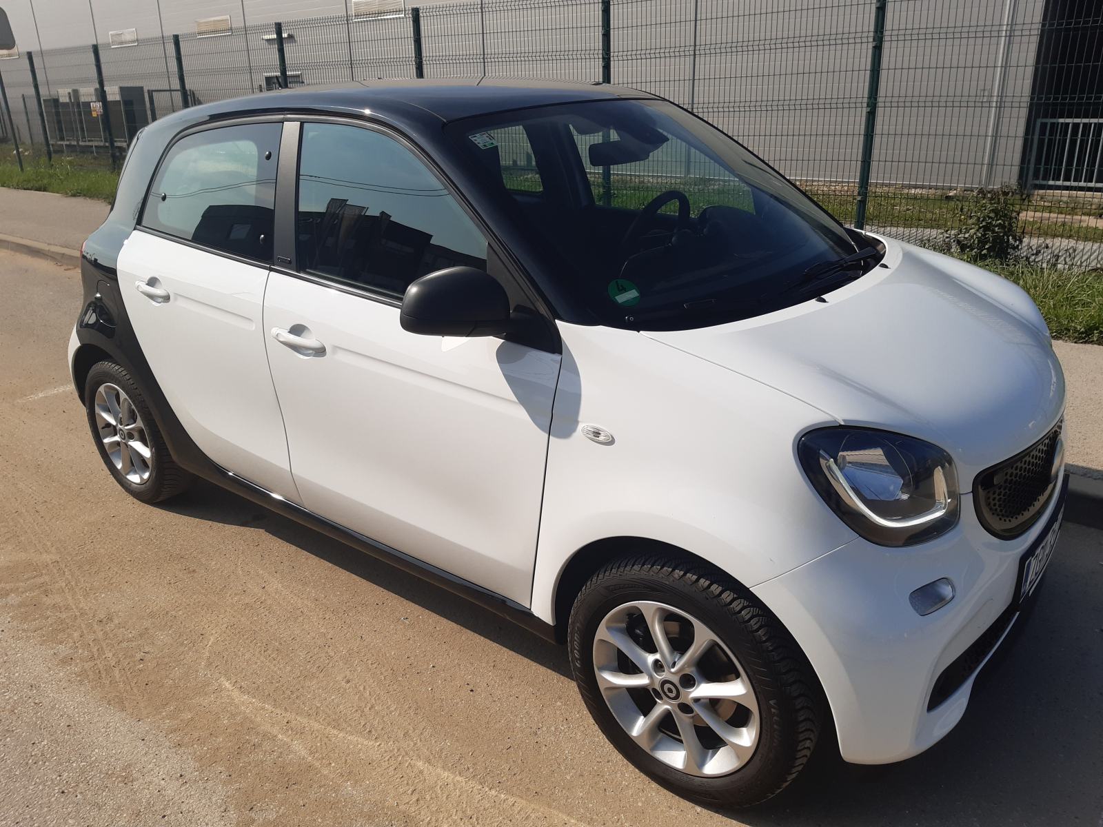Smart forfour PASSION 66KW-90KS TURBO,NAV,SENZORI,PANORAMA, 2019 god.