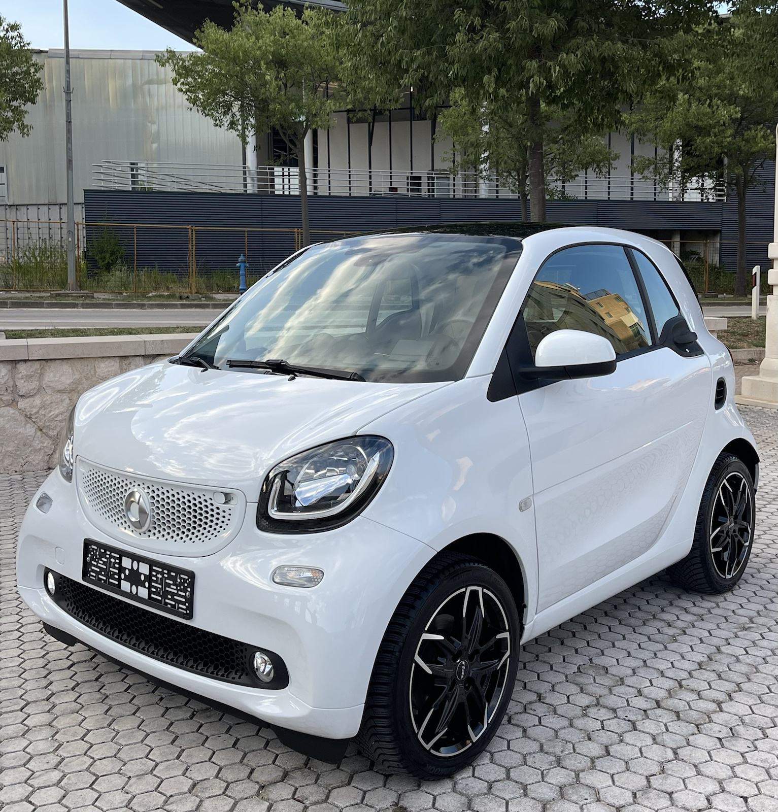 Smart fortwo 453 • PRIME • AUTOMATIK + F1 , LED , NAVI , PANORAMA ...