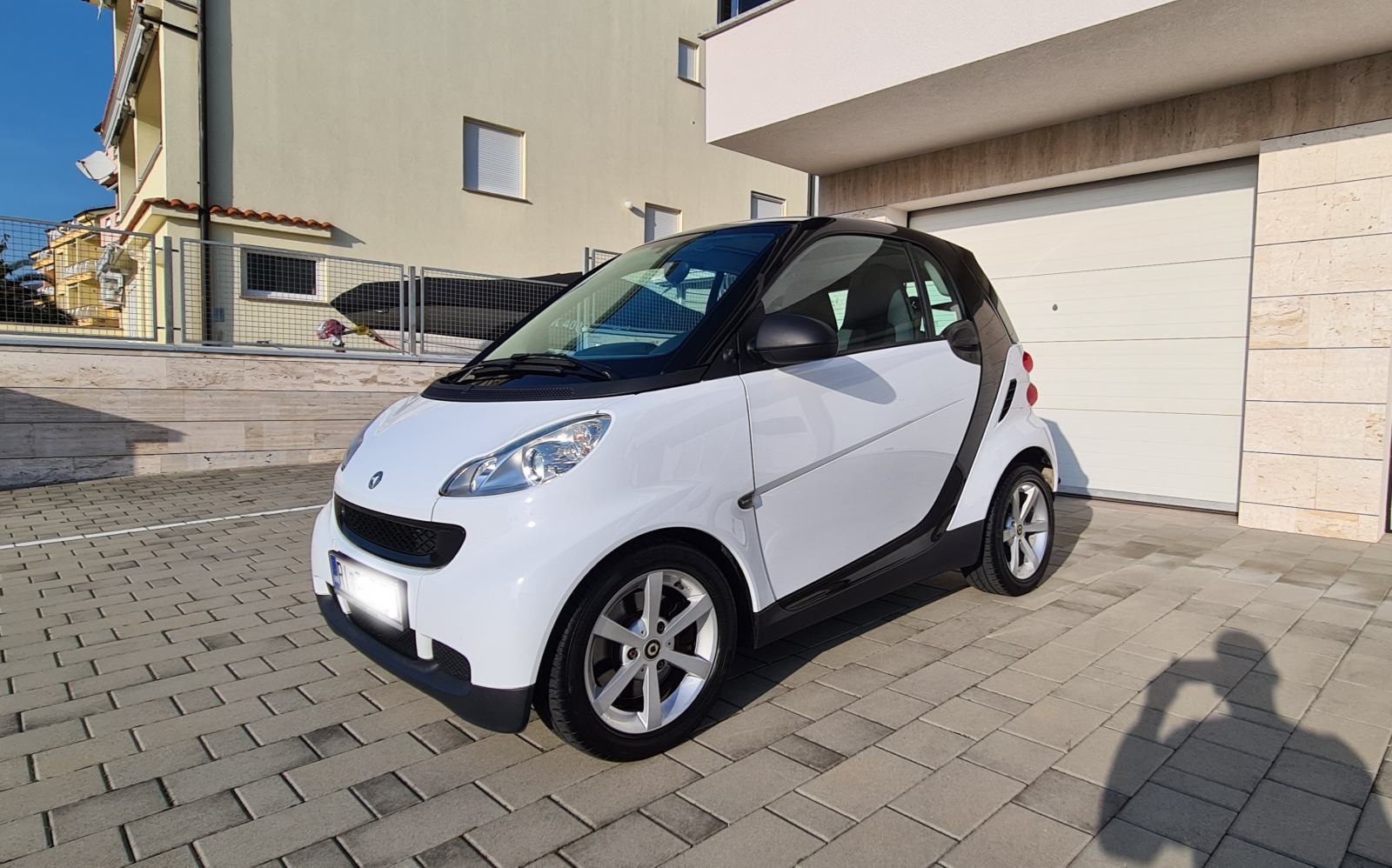 Smart fortwo coupe mhd automatik, 2009 god.