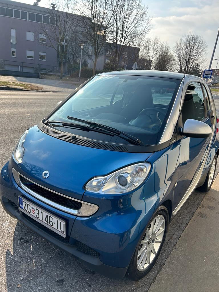 Smart fortwo coupe Mhd, 2011 god.