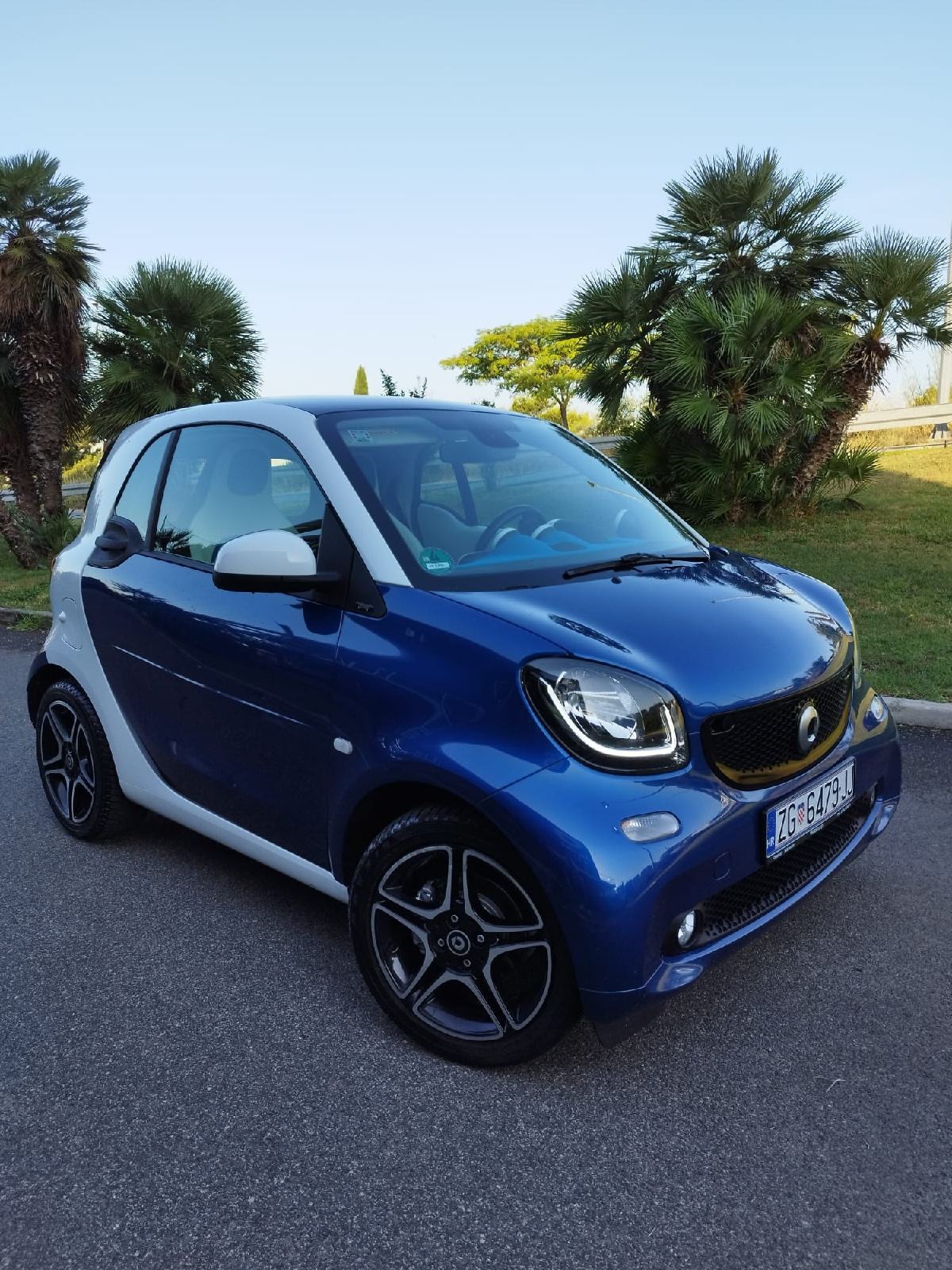 Smart fortwo coupe, ~PROXY~ 2015.god, Full oprema, F1 na volanu, 2017 god.