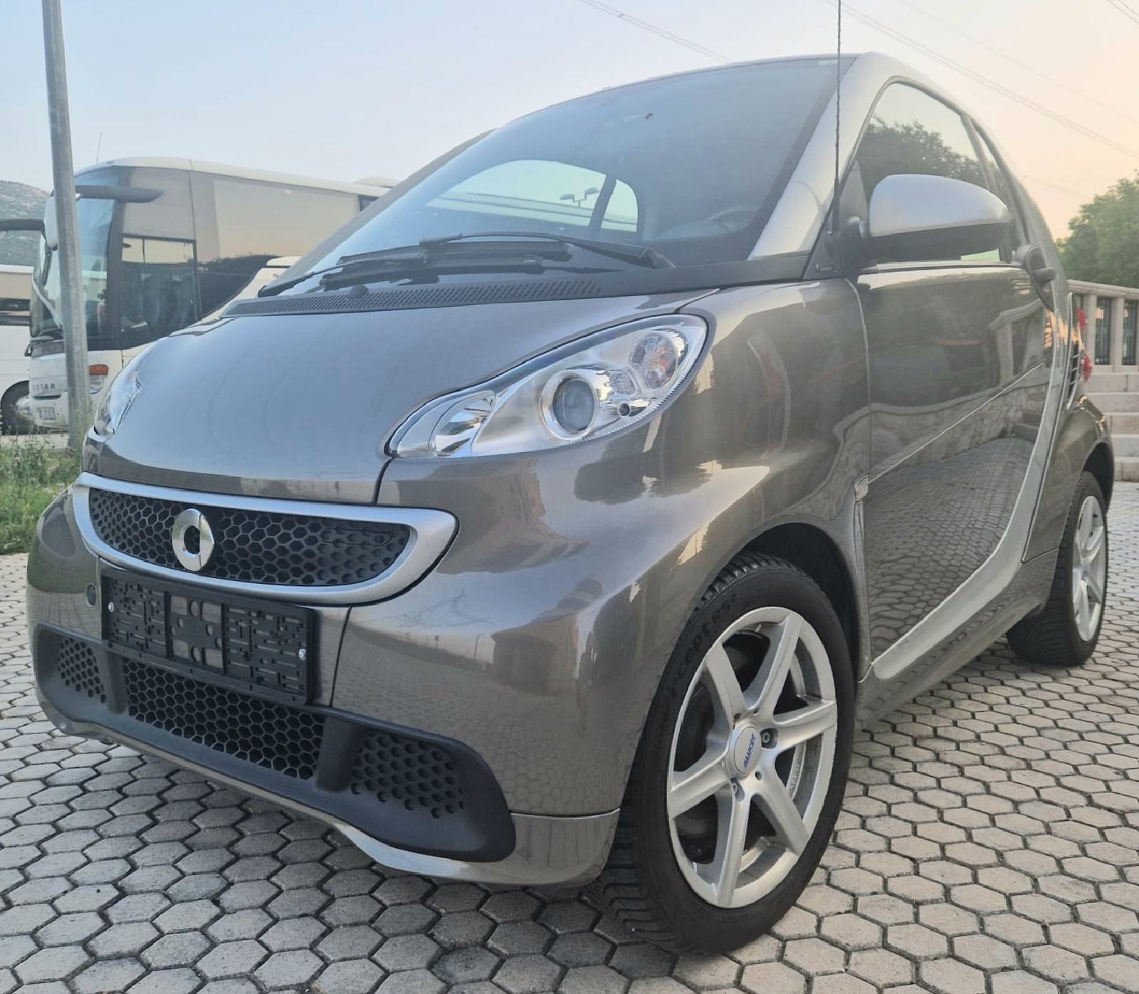 Smart fortwo- FACELIFT- SERVO VOLAN‼️- AUTOMATIK,KLIMA,PANORAMA,ALU ...