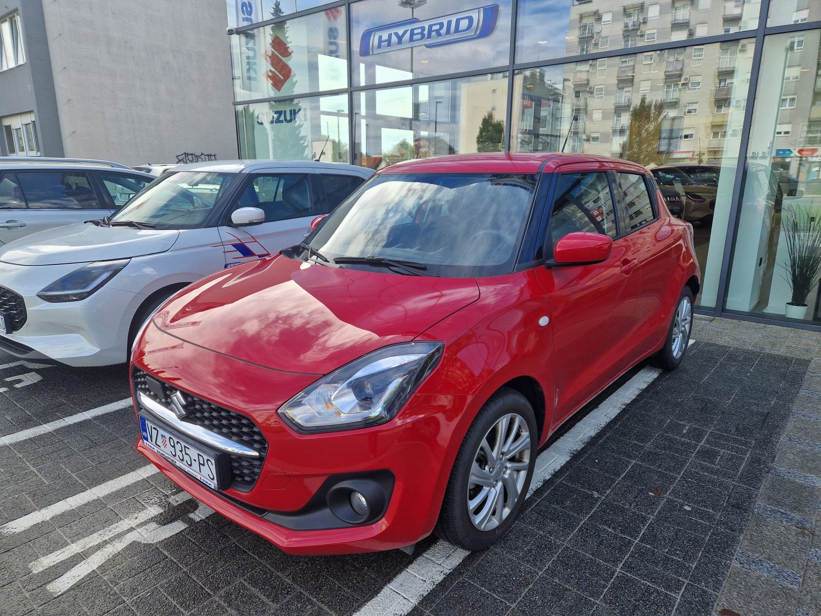 Suzuki Swift 1.2 Hybrid GL+ CVT automatik, 2022 god.