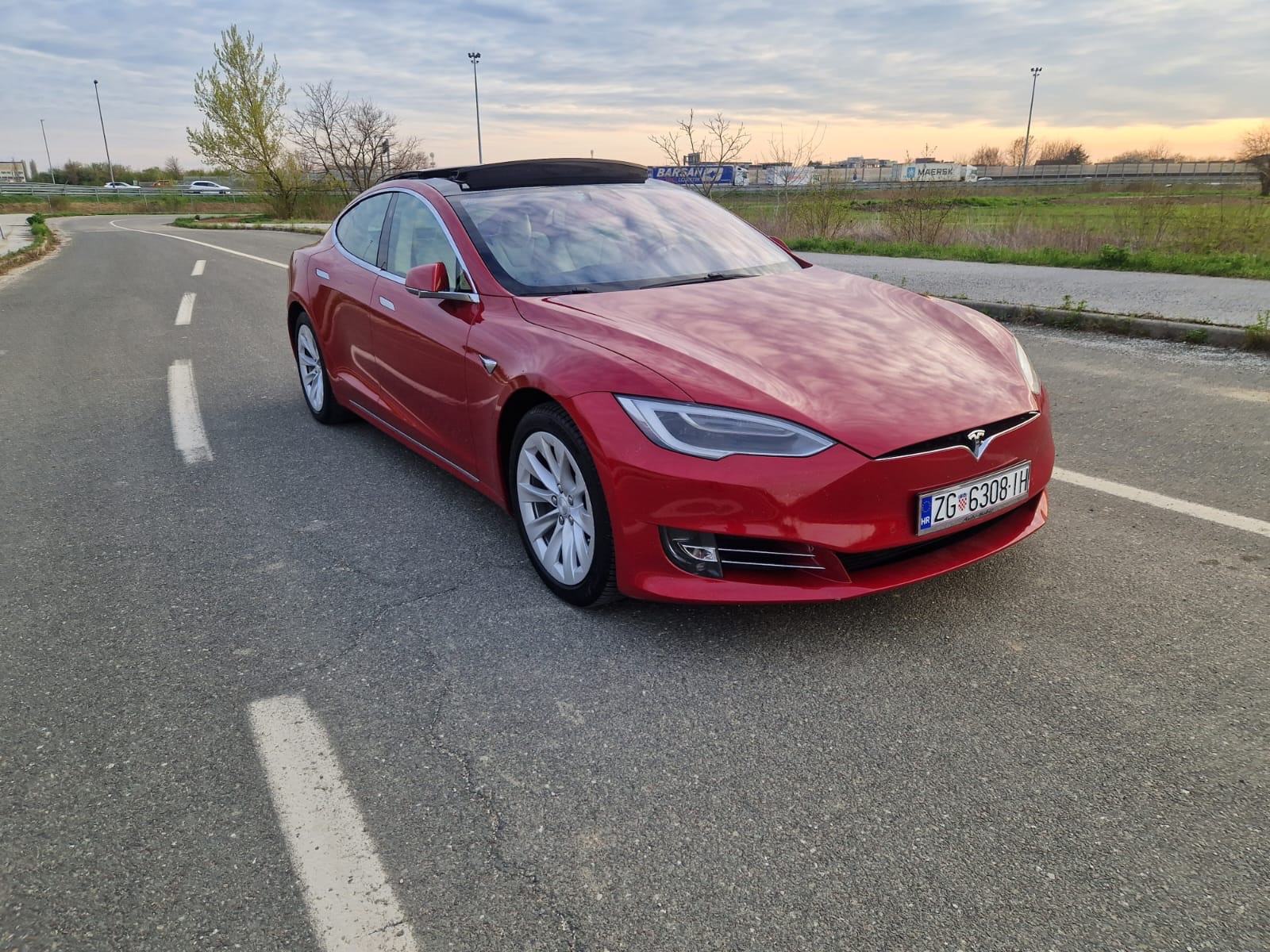 Tesla Model S 100D 100 KWh, 2017 god.