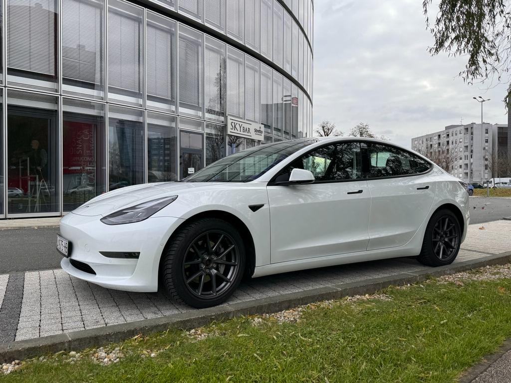 Tesla Model 3 LR, 2021 god.