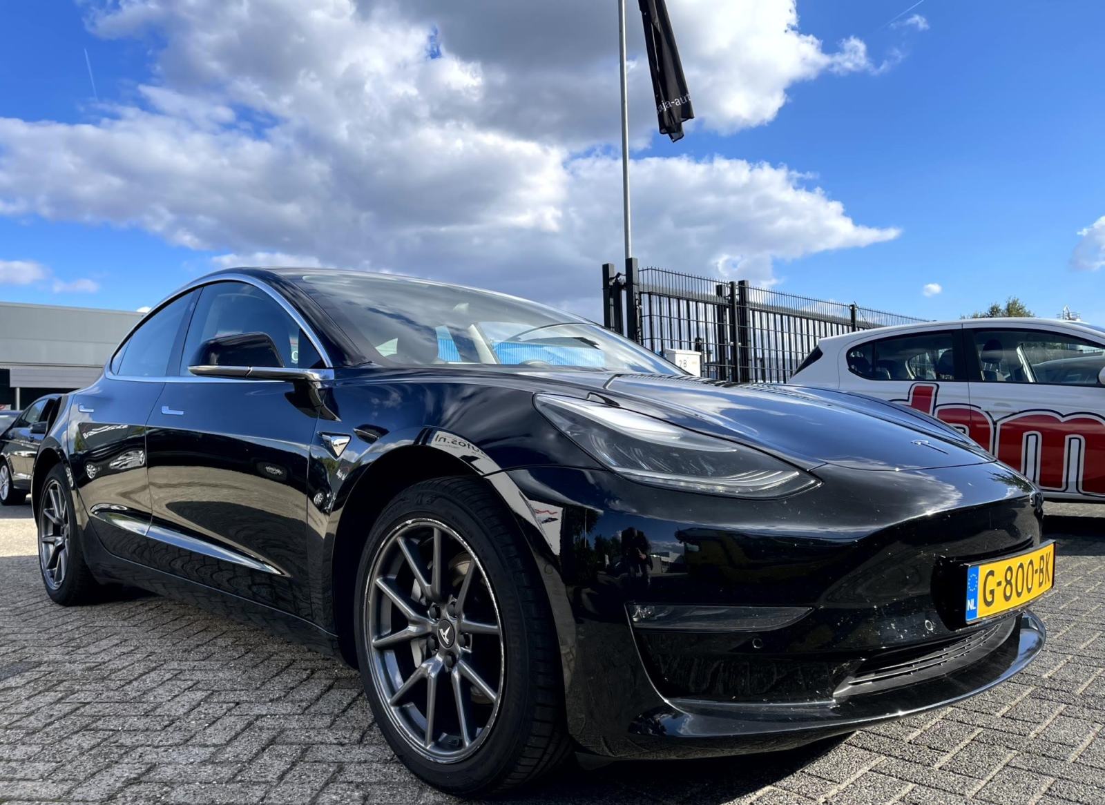 Tesla Model 3 Range Plus, 2019 god.