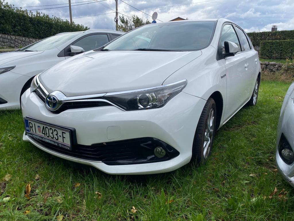 Toyota Auris 1,8 Hybrid automatic, 2016 god.