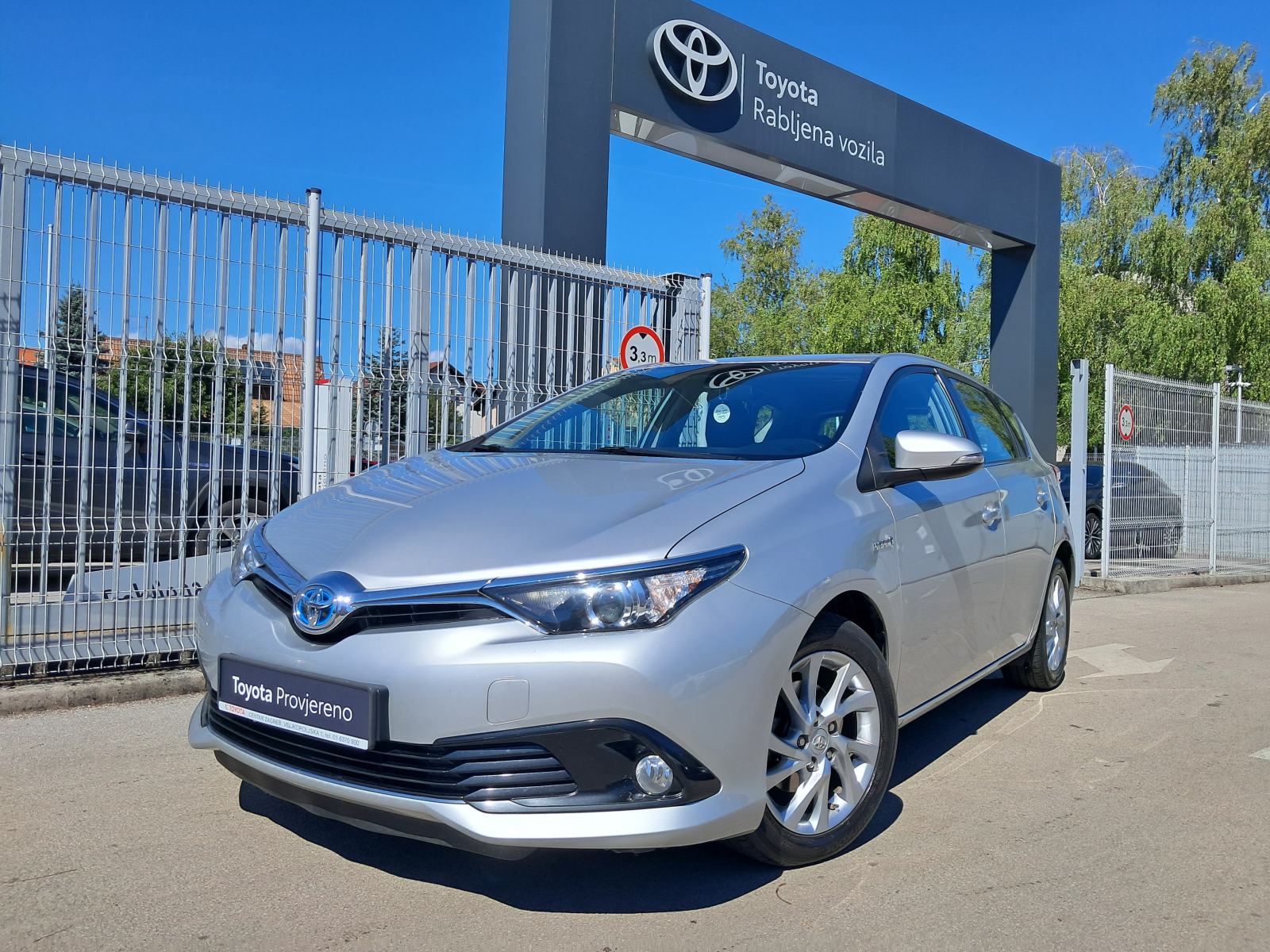 Toyota Auris 1,8 VVT-i HYBRID, 1.VL, SERVISNA.., 2015 god.