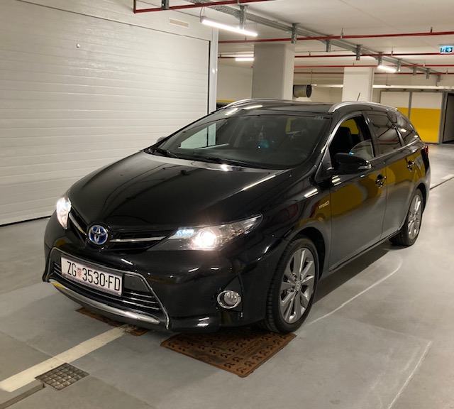 Toyota Auris karavan TS 1,8 VVT-i Sol automatik, 2014 god.