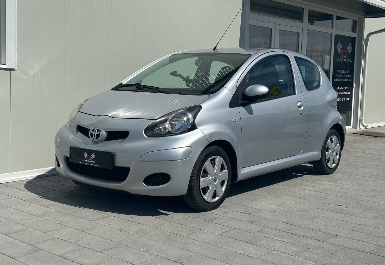 Toyota Aygo 1,0 VTi, 107.000 km, klima, servisna, bez troška prijepisa ...