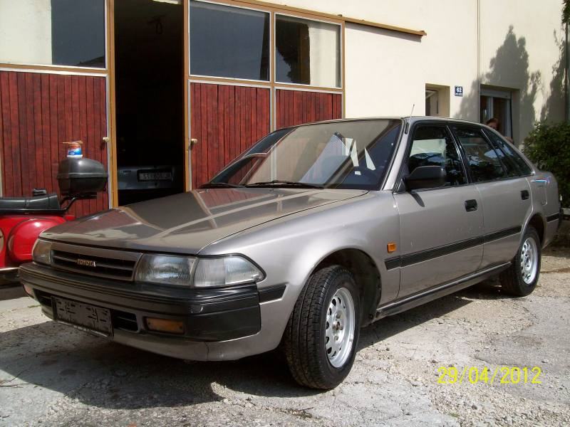 Toyota Carina II 1600 XL 16V, 1990 god.