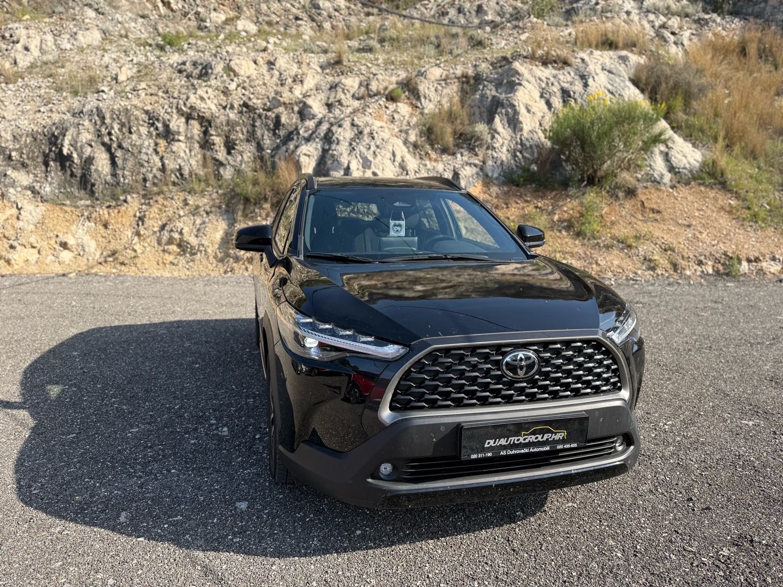 Toyota Corolla Cross 2.0 Style Hybrid Automatik, 2024 god.