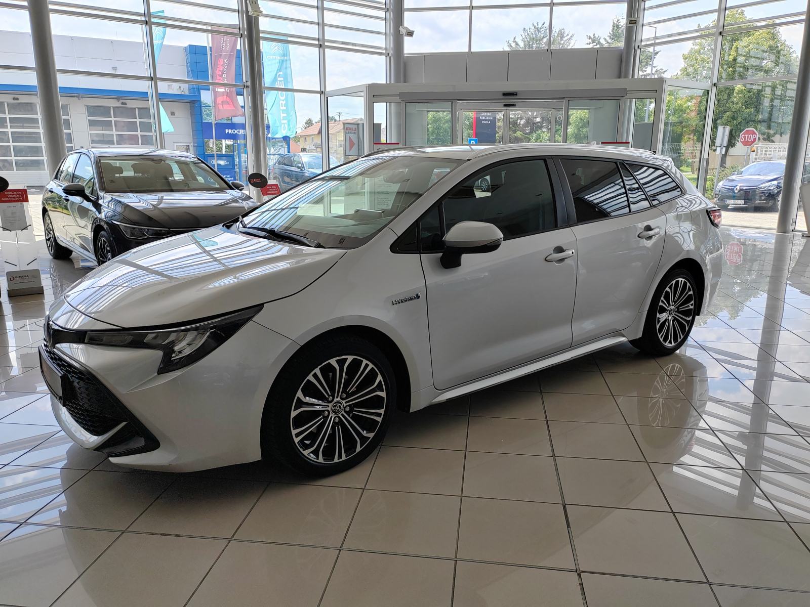 TOYOTA COROLLA TS 1.8 HYBRID, AKCIJSKA PONUDA, HR AUTO, 1VL, REG 04/24 ...