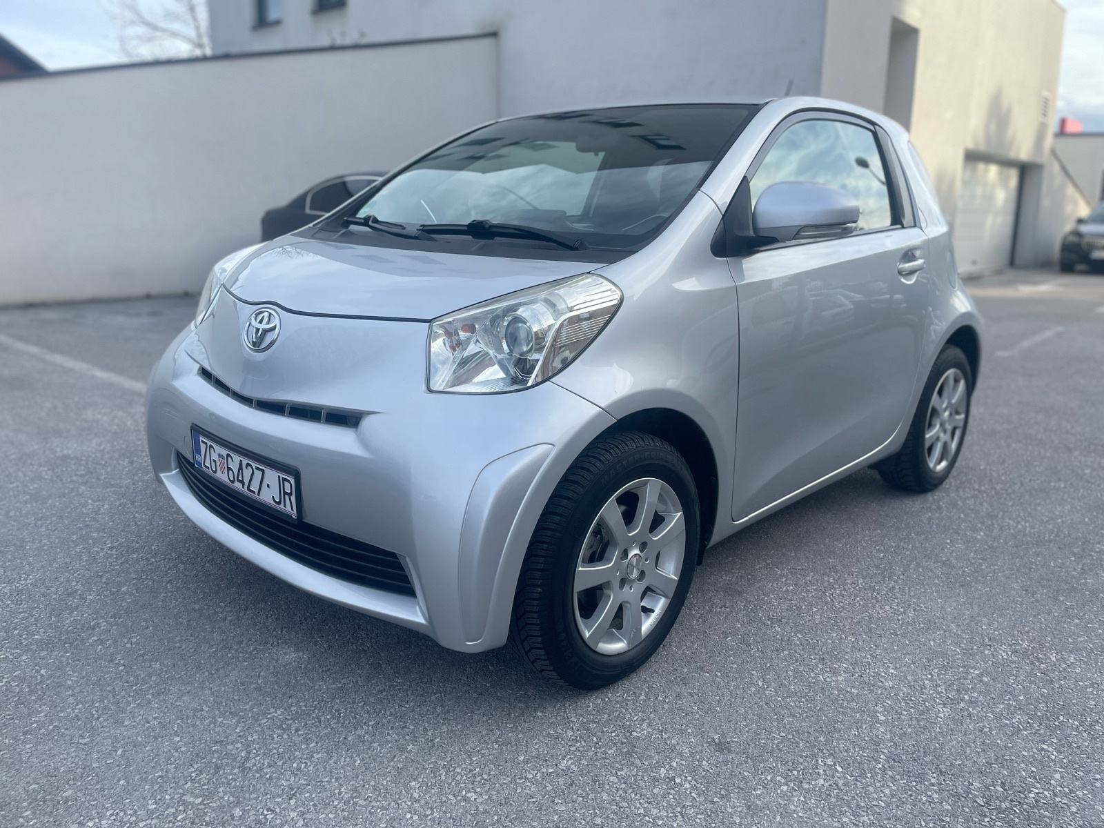 Toyota iQ 1,0 VVT-i, 2010 god.