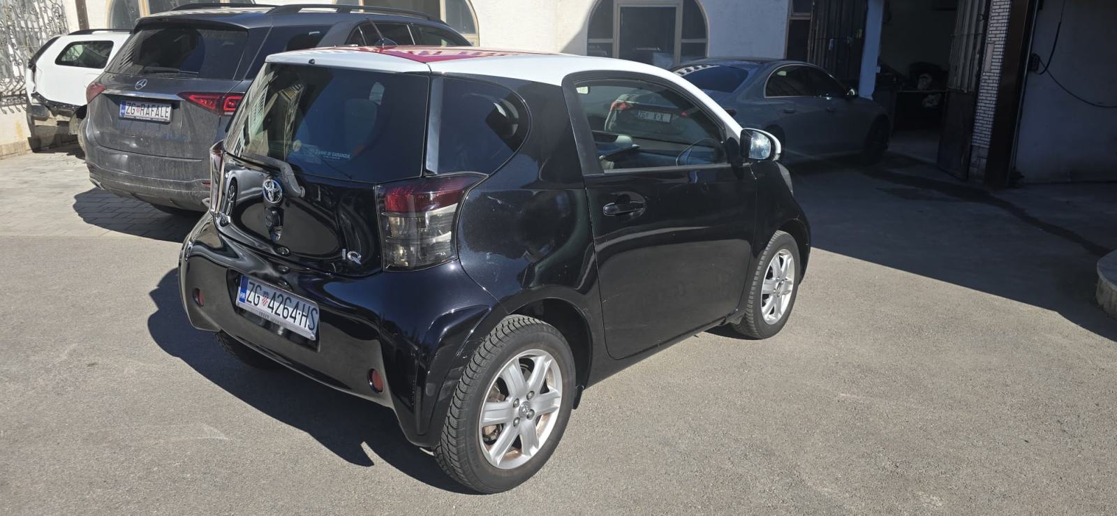 Toyota iQ 1,0 VVT-i, 2010 god.