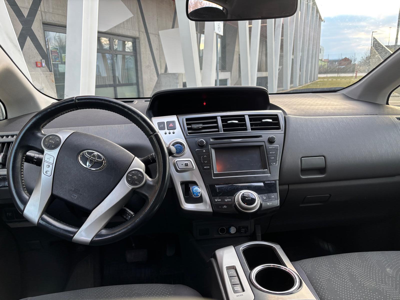 Toyota Prius + 1,8 VVT-i SOL automatik, 2014 god.