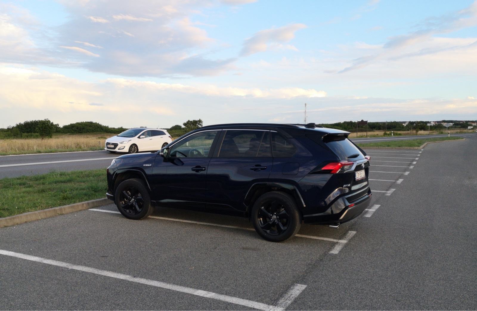 Toyota RAV4 2,5 Hybrid Style, 2019 god.