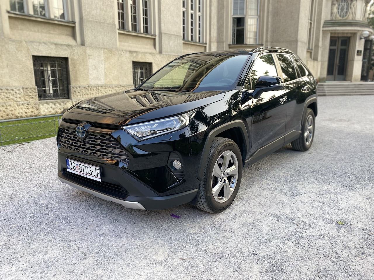 Toyota RAV4 2,5, 2020 god.