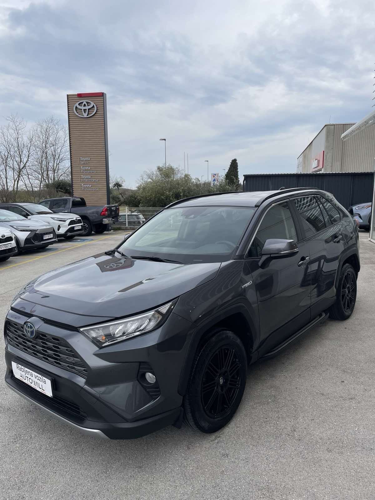 Toyota RAV4 2,5 HEV, 2019 god.