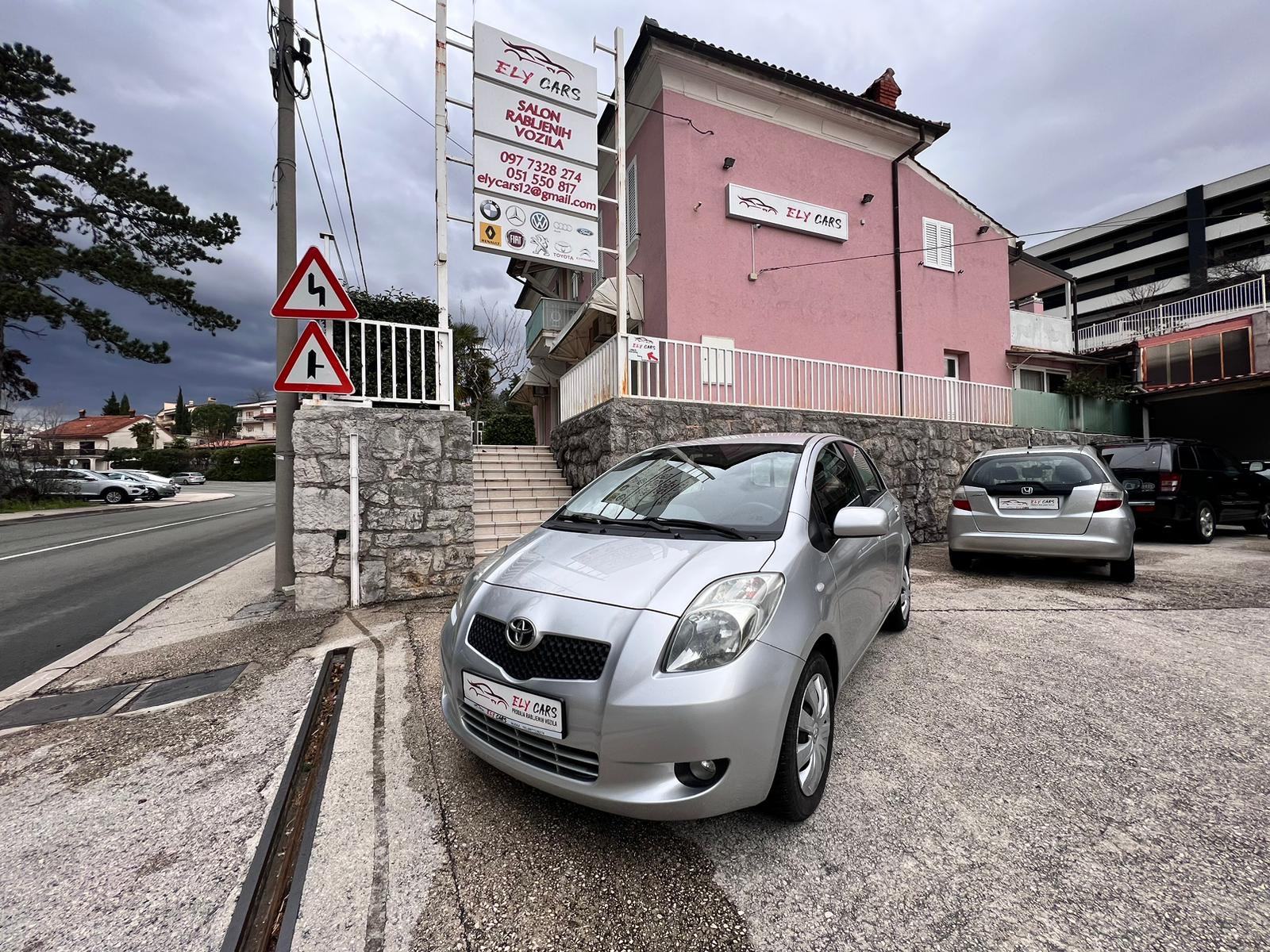 Toyota Yaris 1,3 VVT-i Sol automatik(rezarviran), 2007 god.