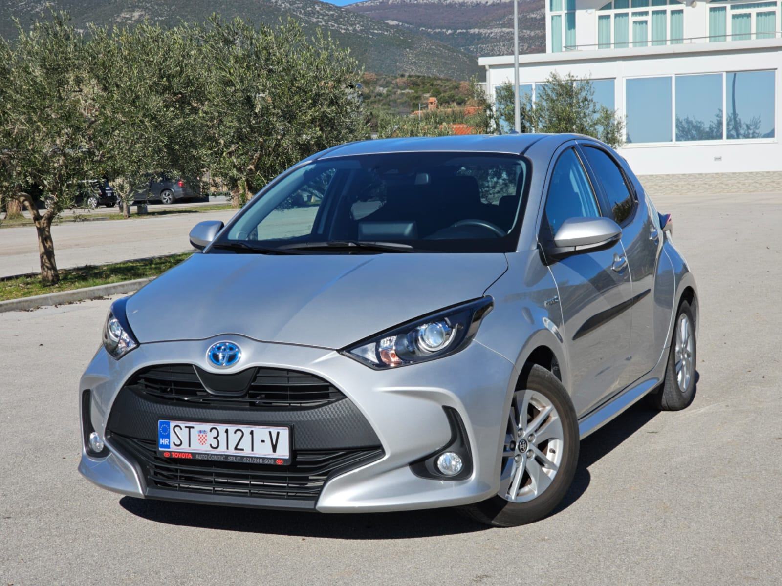 Toyota Yaris 1,5 Hybrid ** AUTOMATIK ** SOL **, 2021 god.